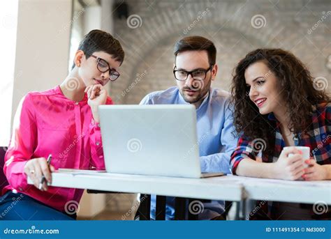 Grupo De Arquitetos Que Trabalham No Projeto Foto De Stock Imagem De