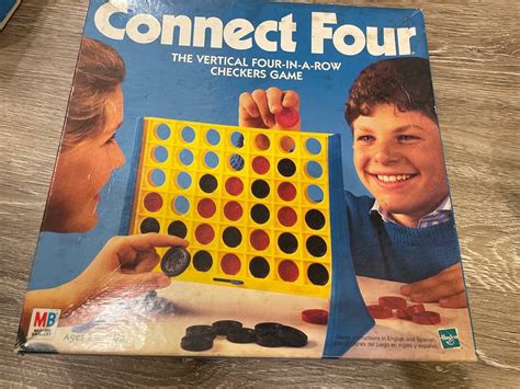 vintage connect four game please read description hobbies and toys