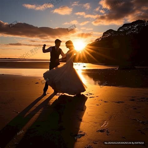 Ai创作图日落奔跑新娘 海边拍婚纱照 婚纱照剪影 日出日落婚礼 夕阳落日风婚礼手绘 情侣海边剪影 海边婚拍场地 追赶日出的浪漫 逆光婚礼 海边落日复古婚礼 晚霞落日婚礼 海岛婚纱照 海景蓝天
