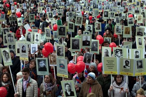 "Бессмертный полк" на Петроградской стороне (фото) | Полки, Детский сад ...