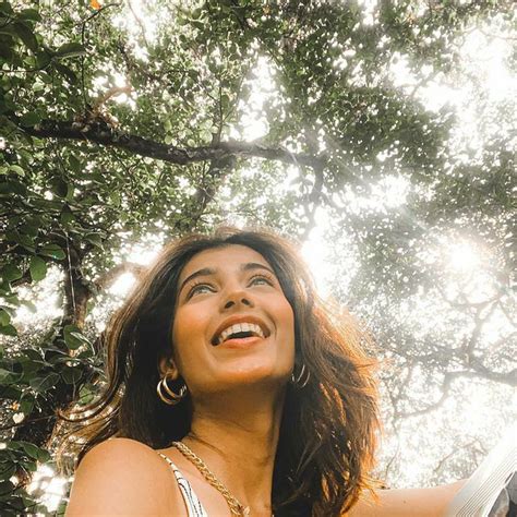 Portrait Photography Poses Capturing The Beauty Of Women