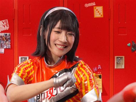 📸 画像：えなこ『即攻元気ゼリー』新web Cmシリーズ第2弾｜コスプレイヤー・えなこ、篠崎こころ、つんこ、チアリーダーに変身して働く人に元気