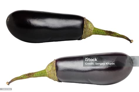 흰색 배경에 고립 된 두 개의 잘 익은 껍질을 벗기지 않은 가지 0명에 대한 스톡 사진 및 기타 이미지 0명 가지 채소