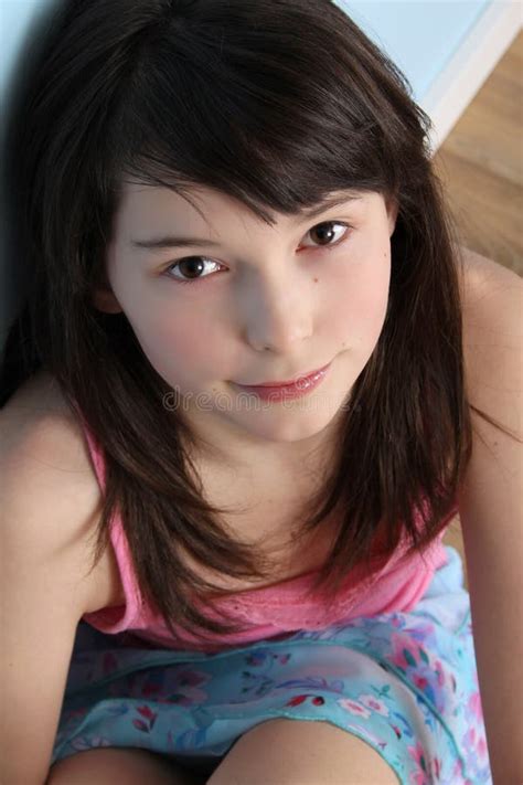 Innocent photo stock Image du enfant modèle féminin 18454222