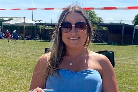 Face Planting Mum Says Her Bum Has Got Her Hundreds Of Messages From