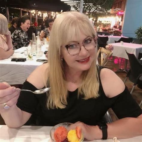 Rosalind Scull Rosalind Scull • Threads Say More