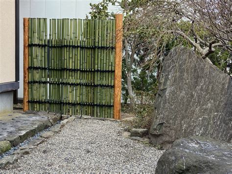 竹垣作製 鉄砲垣木陰でひとやすみ大類造苑