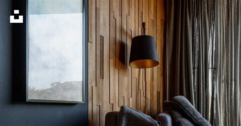 가구와 커다란 창문으로 가득 찬 거실 사진 Unsplash의 무료 소파 이미지 가구와 커다란 창문으로 가득 찬 거실 사진 Unsplash의 무료 소파 이미지