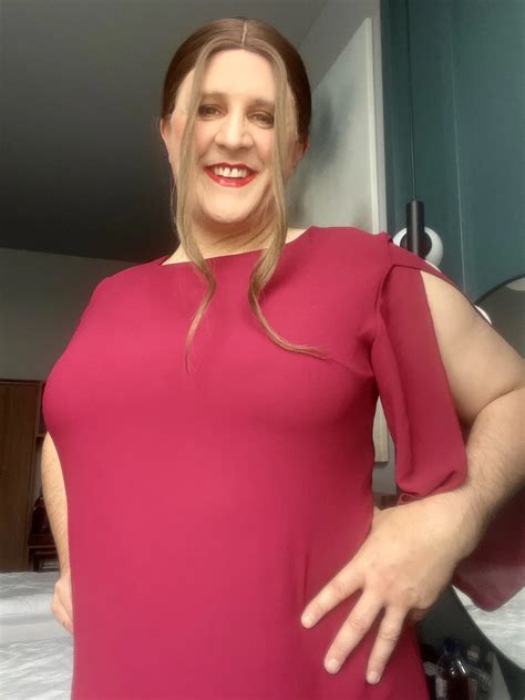 Lady In Red 40 Pics Xhamster