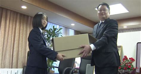 어른은 꼼수 소녀는 기부日 마스크 백태