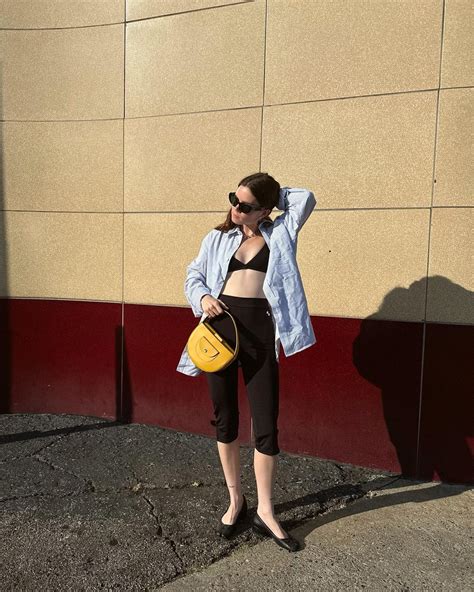 10 Ways To Wear Capris In 2024