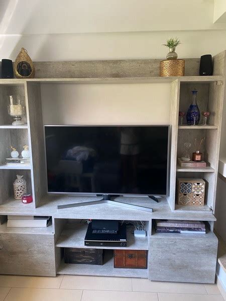 Έπιπλο τηλεόρασης € 100 00 Vendora