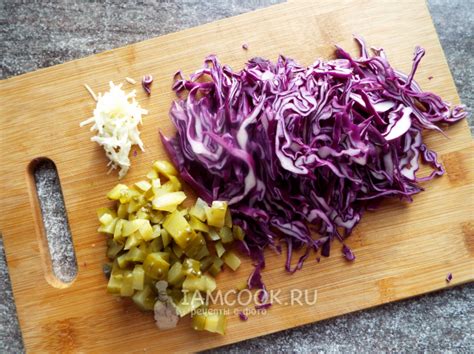 Салат из красной капусты с курицей — рецепт с фото пошагово