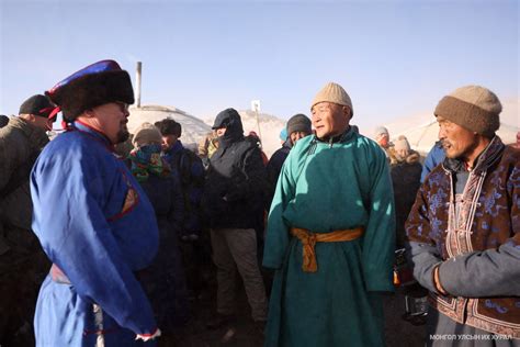 УИХ ын дарга Г Занданшатар өвөлжилт хүндэрсэн сумдад ажиллаж байна