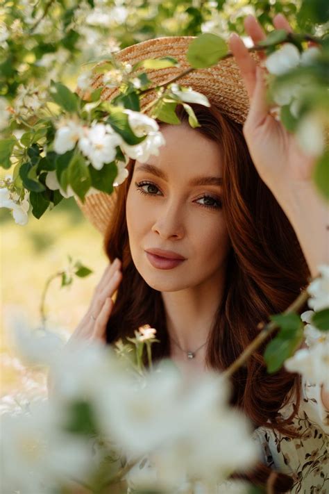девушка яблоня Весенние фотографии Фотосессия Фотосессии девушек