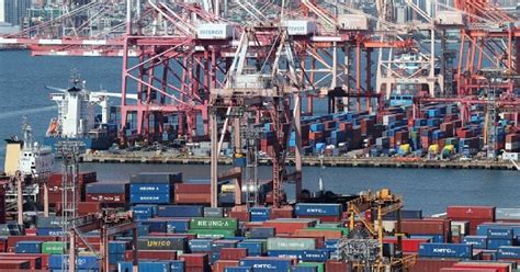 한은 올해 성장률 전망치 24로 하향경기 침체 우려