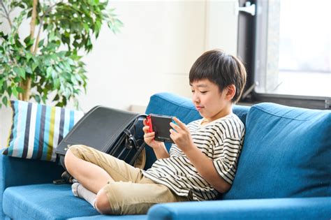 子どもの姿勢の悪さが将来の問題に親子で姿勢チェック ラージハート