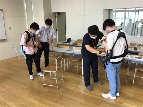 函館ラサール高等学校にて介護ロボットの体験学習を実施いたしました 介護福祉全般 株式会社マルベリー