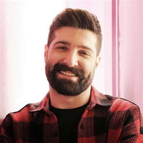 دانلود اهنگ حمید هیراد بی معرفت بی معرفت مگه چی میخواستم ازت موزیک پلاس