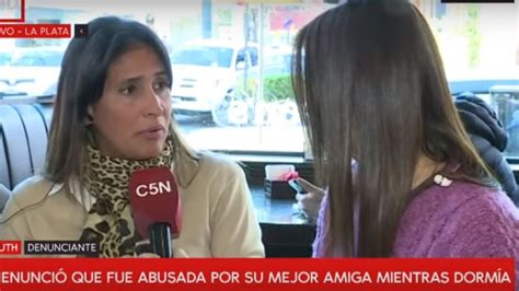 Se Qued Dormida Y Cuando Despert Su Mejor Amiga La Estaba Violando El Esquiu