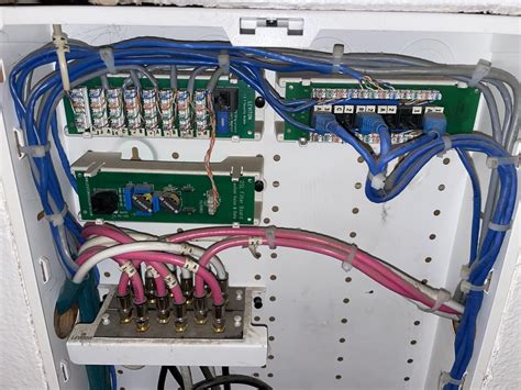 Help 🫣 Which Spot Does The Yellow Cable That Came With The Modem Get Plugged Into R Spectrum