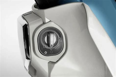 Honda Super Cub C125 2024 nay có bộ áo nhìn sang hơn giá bán còn rẻ