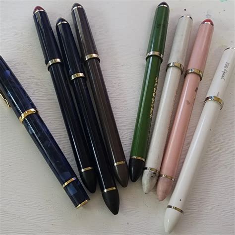 어반스케치 작가 윤코 Urbansketchers 덕수궁 대한문 앞 몇년째 공사중 캘리용 만년필로 사용되는 펜이지만 선의 강약을 조절할수 있어서 그림그리기에 적합한 펜