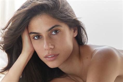 Ines Trocchia La Zip Non Contiene Niente Curve Spaziali