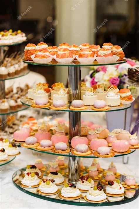Barra De Caramelo Mesa Con Diferentes Dulces Para Fiesta Mesa De Postres Para La Fiesta De