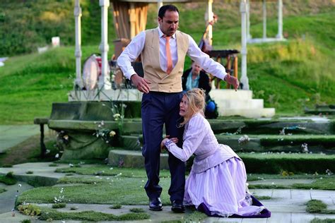 Reviews The Sentinels Review Of A Midsummer Nights Dream A