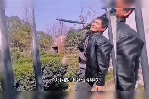 11让你出门买个菜这怎么还穿上吉利服了吉利服