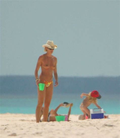 Elle Macpherson Nude Porn Pictures Xxx Photos Sex Images 4079831