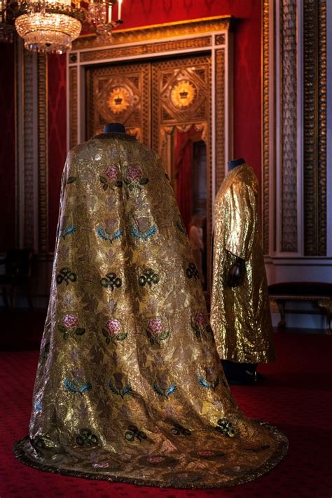 Couronnement de Charles III : velours, or et recyclage pour le ...