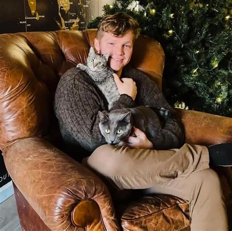 Janelle Brown Gives Update On Son Garrisons Cats After His Death Us Weekly