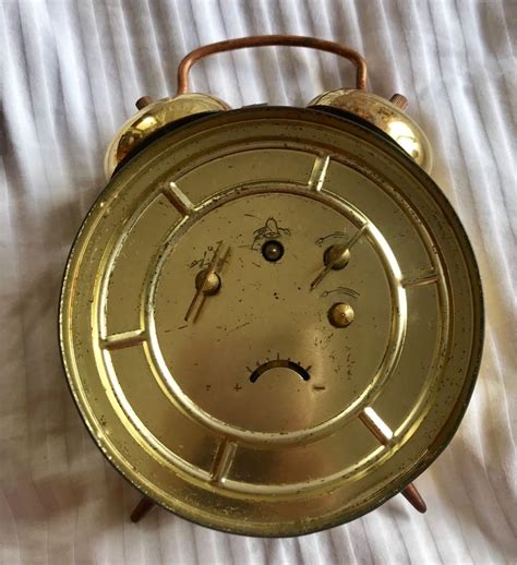 Vintage Clock Peter Rabbit Clock Bulova 鬧鐘 中古 古董 時鐘擺設 Bronze 傢俬＆家居