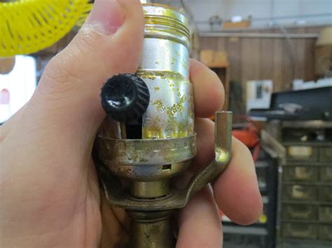Lamp Parts And Repair Lamp Doctor 5 Steps To Replace A Lamp Socket