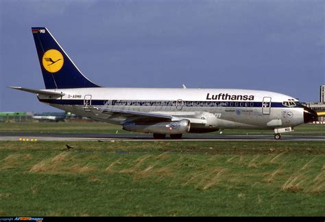 Boeing 737-230/Adv - Large Preview - AirTeamImages.com