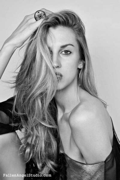 Liga Model Machine Experiential Liga Model Machine Experiential