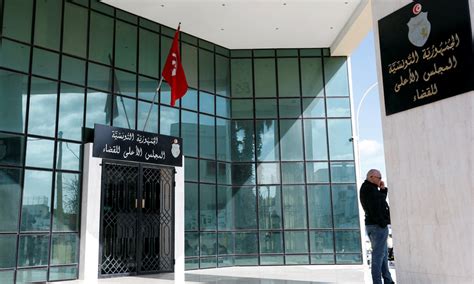 كويت نيوز قضاة تونس يقررون تعليق العمل بالمحاكم لمدة أسبوع بعد قرار