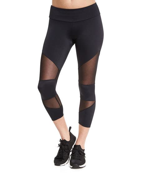Onzie Cutout Capri Sport Leggings Wmesh Insets Black