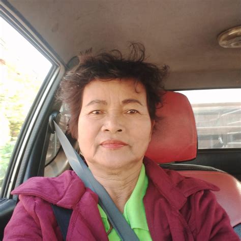 แม่น้องแก้ม อรุณสวัสดิ์ยามเช้าจ้า วันนี้มีดอกชบามาให้ชมด้วยจ้า ดอกไม้สวยงาม ภาพนิ่งสร้าง