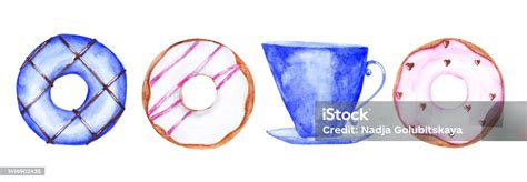 흰색 배경에 고립 된 도넛과 세라믹 커피 컵 3 개 세트 파란색 흰색 및 분홍색 수채화 도넛과 커피 머그잔 일러스트레이션 손으로 그린 빵집 물건 귀여운 도넛 아이콘 개체