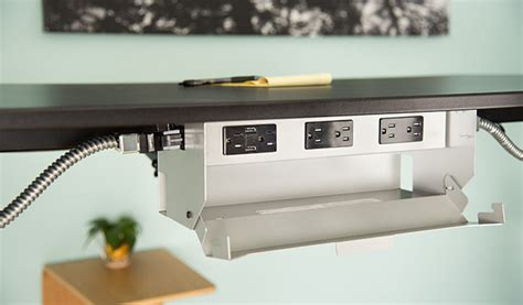 flexible office power and data link uplift desk