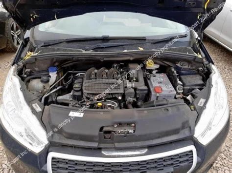 Peugeot 208 I 10 Vti 12v Puretech Salvage Vehicle 2015 Niet Met Lak