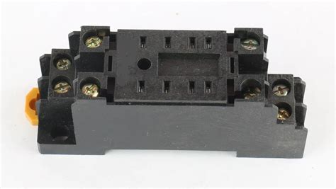 Omron ­ ­ Pyf08a E ­ ­ Relay Socket Top Truck Gear