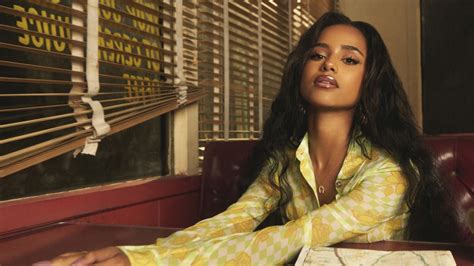 X Xe E Resolution Tyla Singer P Laptop Full Hd