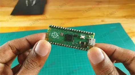 How To Make An Obstacle Avoidance Robot Using Raspberry Pi Pico Board