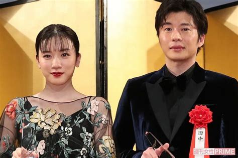 【画像・写真】モデル・藤川らるむ、“透けてる”成人式コーデに賛否両論「攻めててカッコいい」「ほとんど裸じゃん」過去にも“電車内での露出ドレス