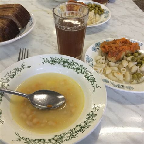 Что едят в школах на завтрак и обеда в России и школьные обеды за рубежом что приготовить