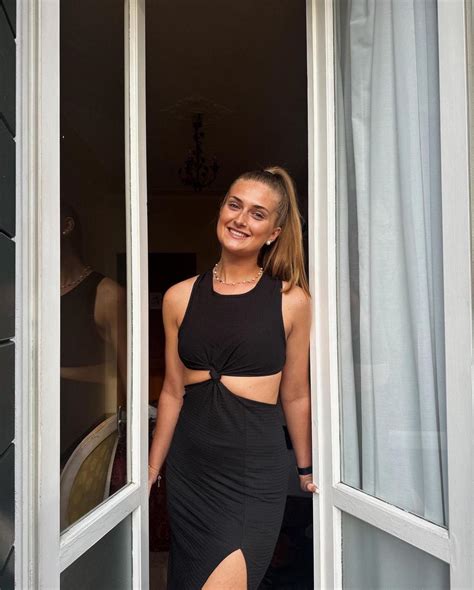 Iutr Black Dress R Irlgirls